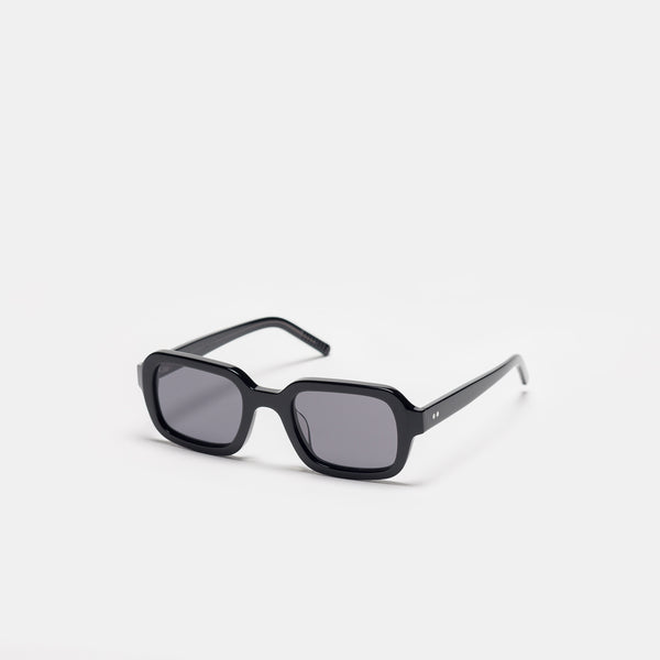 Cascade Sunglasses in Black/Black - AKILA