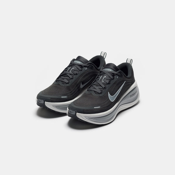 Vomero Plus Sneaker in Anthracite/Wolf Grey/Summit White - Nike