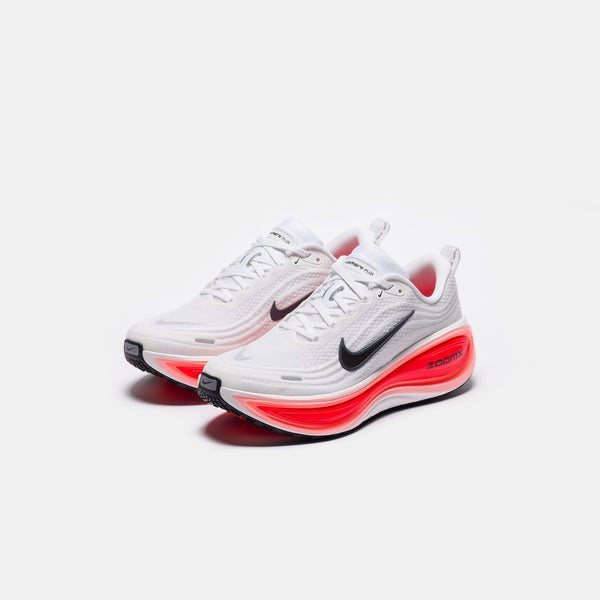 Vomero Plus Sneaker in White/Black/Bright Crimson - Nike