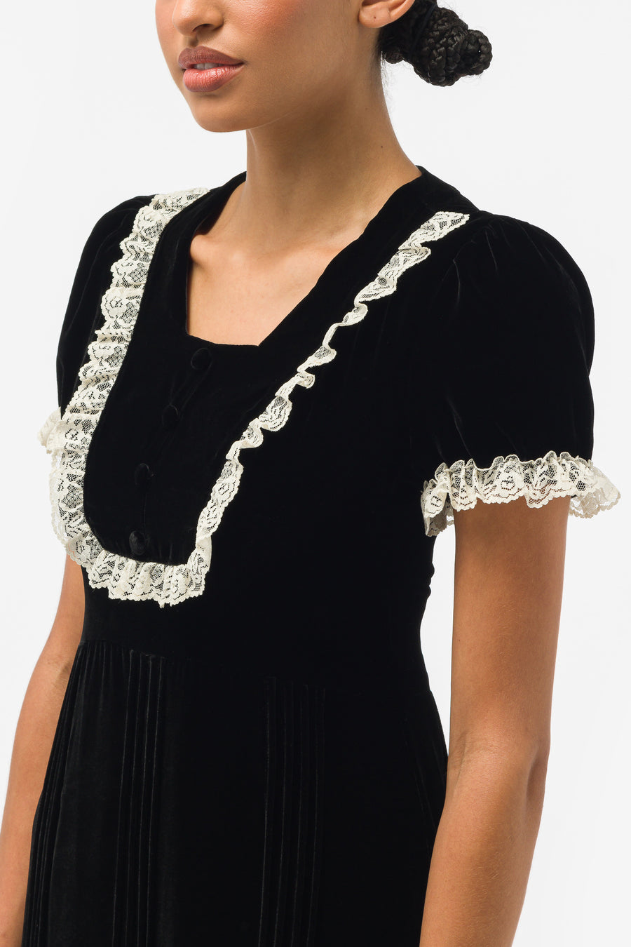 Tanner Fletcher - Ruby Crochet Trim Velvet Dress in Black